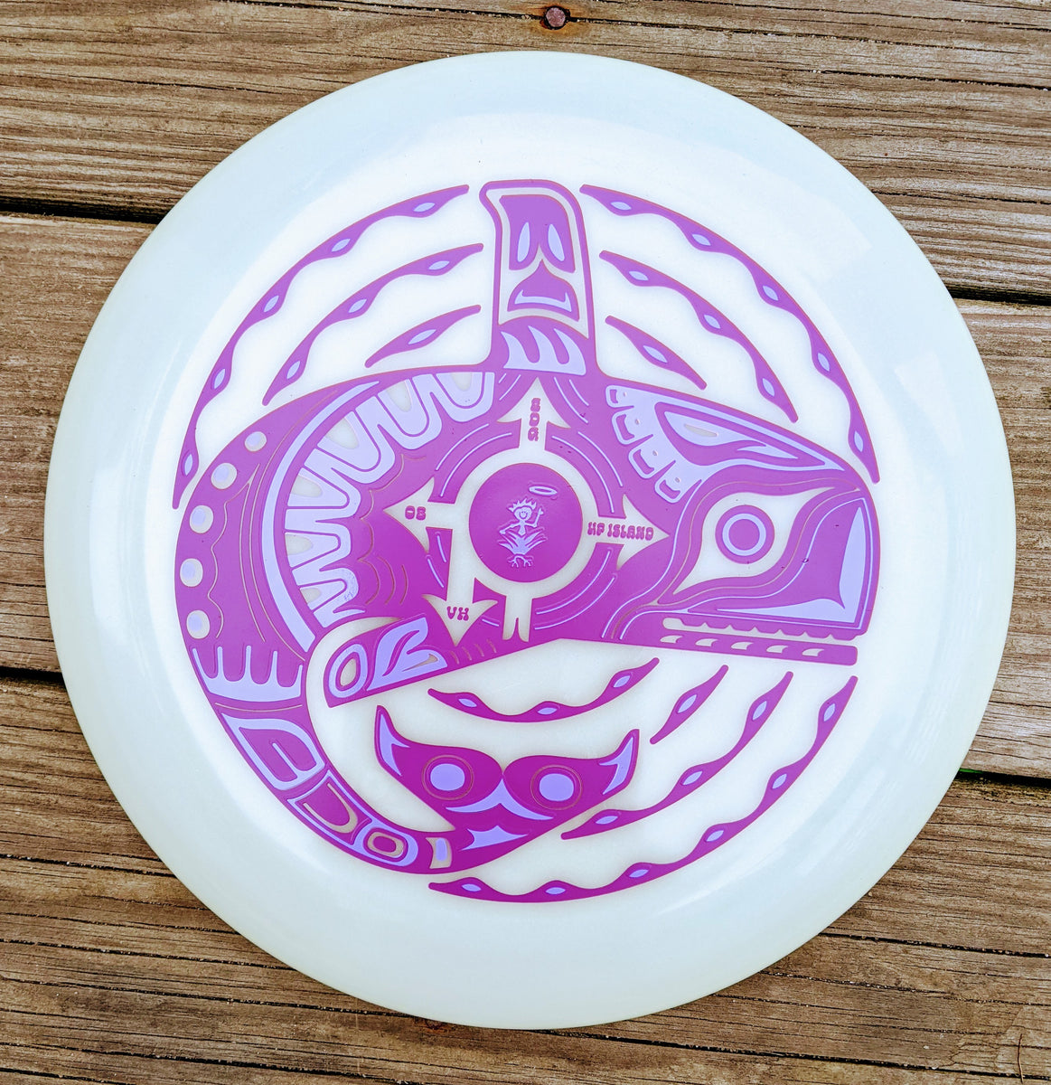 MARTHA'S VINEYARD ROUNDABOUT 175gm glow / ultimate frisbee | Funn ...